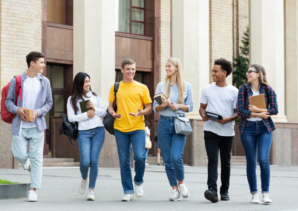 Top Factors to Consider When Choosing a University - Excel Education ...